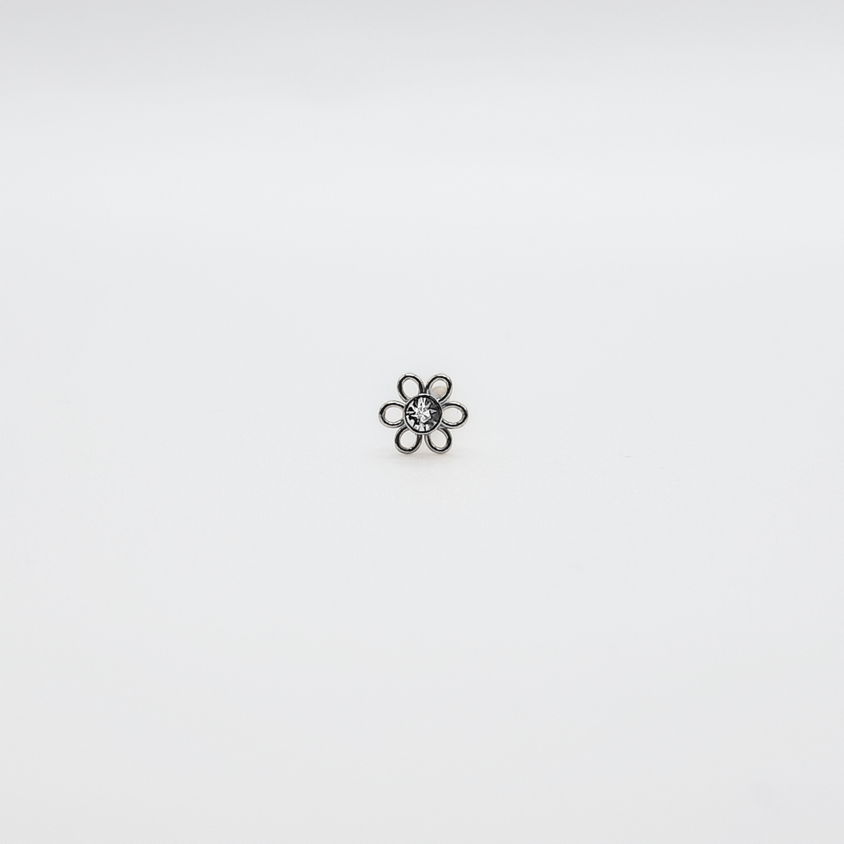 Delicate Flower Nose Pin | Gl'amour